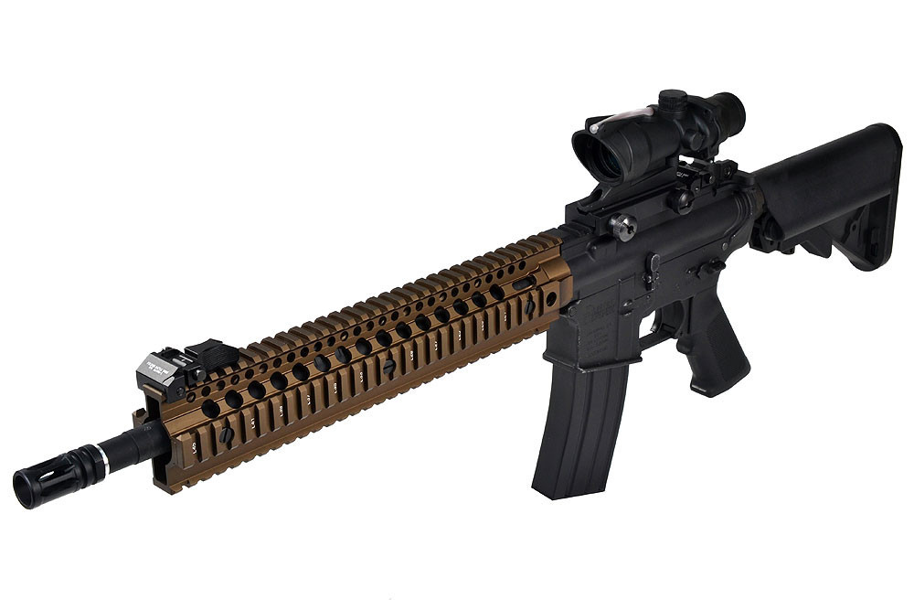 Daniel Defense Licensed OmegaX rail 7" / 9" / 12" Black or Tan