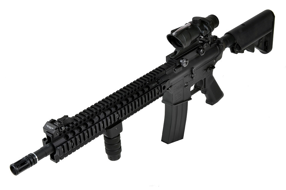 Daniel Defense Licensed OmegaX rail 7" / 9" / 12" Black or Tan